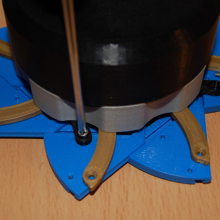 3D Printable Aperture Iris Box by Brien Allison