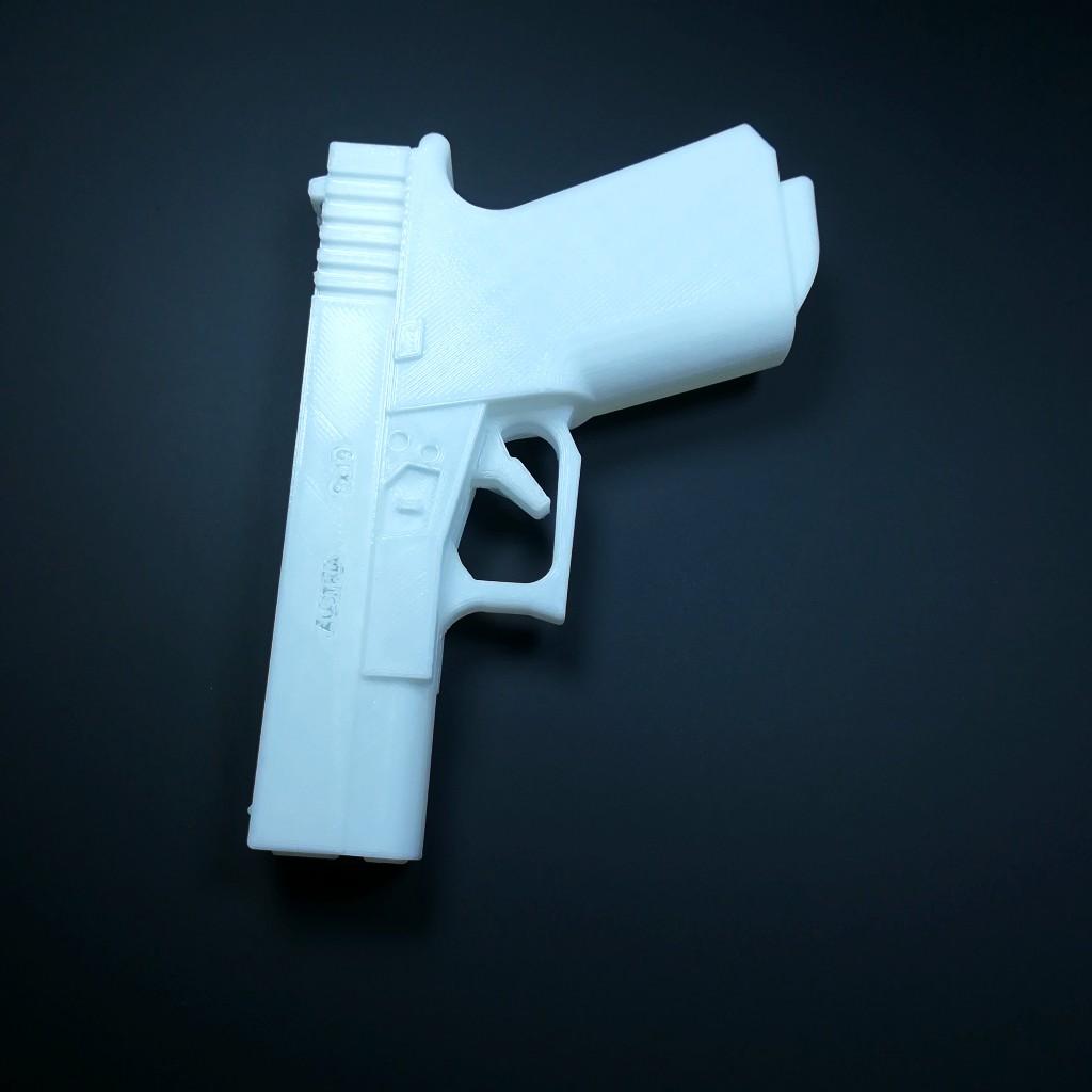 3D Printable pistol by ad van den bosch