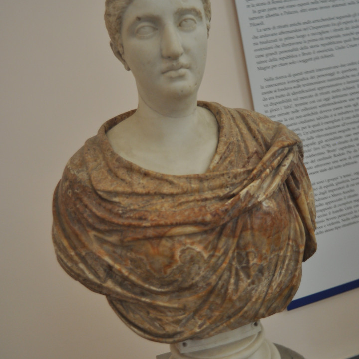 3D Printable Faustina the Elder by Scan The World