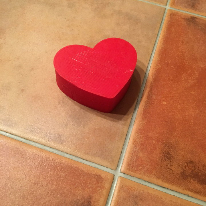 3D Printable heart container by Jacob