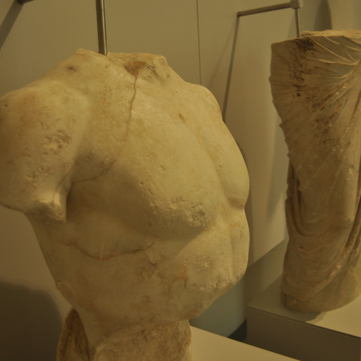 3D Printable Torso of a seated man by Scan The World