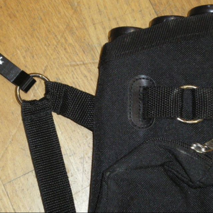 3D Printable Belt clip for Quiver / Clip für Köcker by Steve Bungert