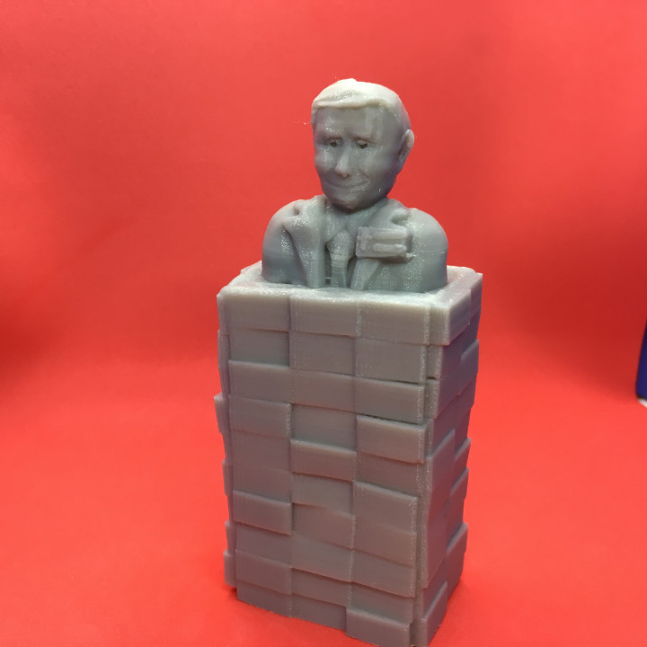 3D Printable Trump Chess by Paul