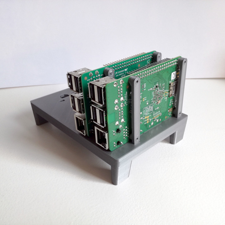 3D Printable Compact Raspberry Pi Rack by Javier