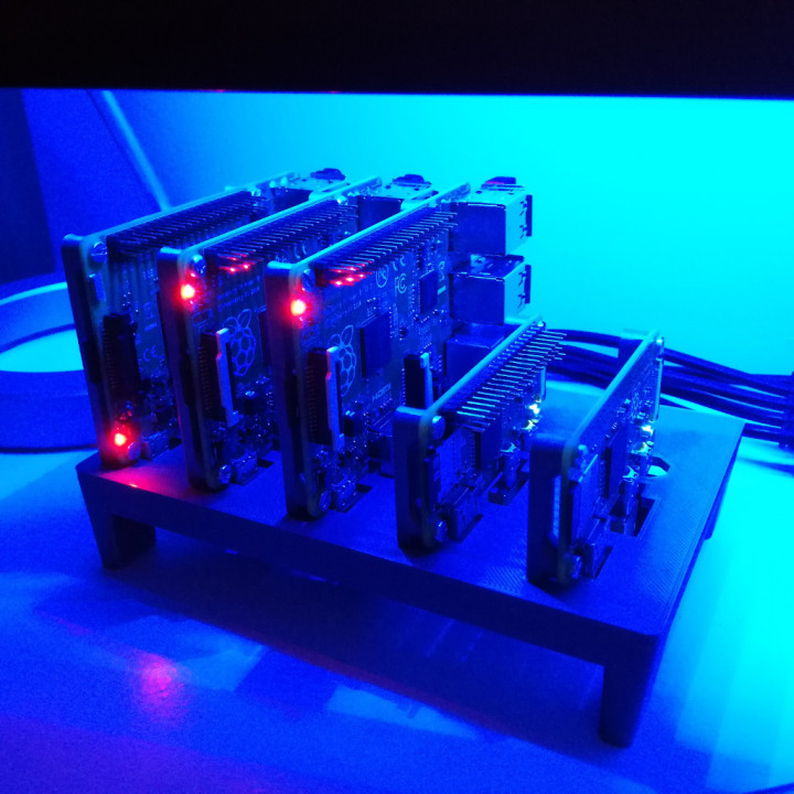 3D Printable Compact Raspberry Pi Rack by Javier