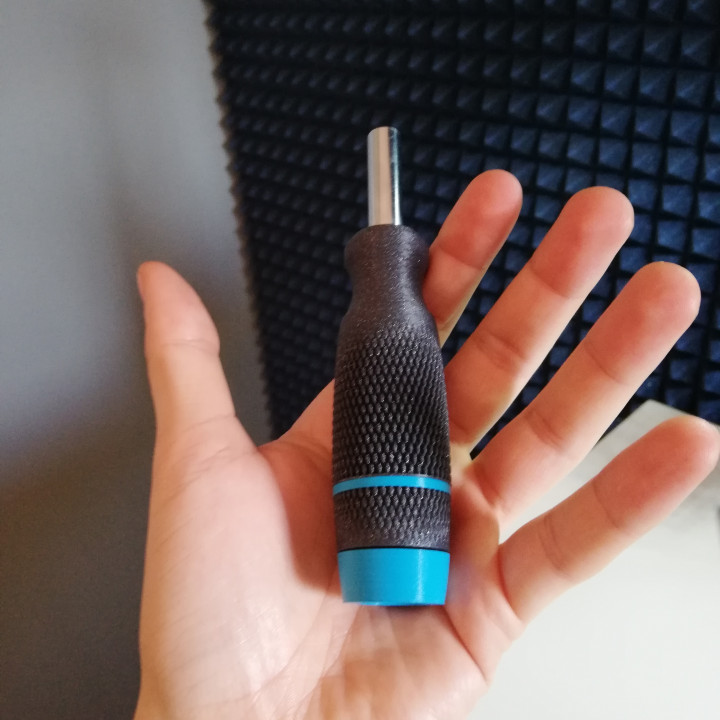 3D Printable Bits Screwdriver with rotating cap and storage (v2) by ...