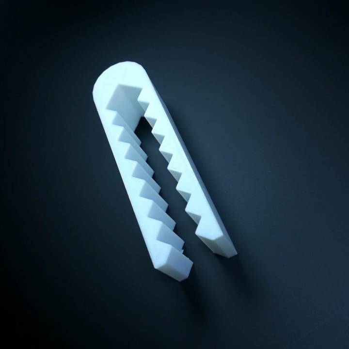 3D Printable Chip Clip by Chris Nesbit