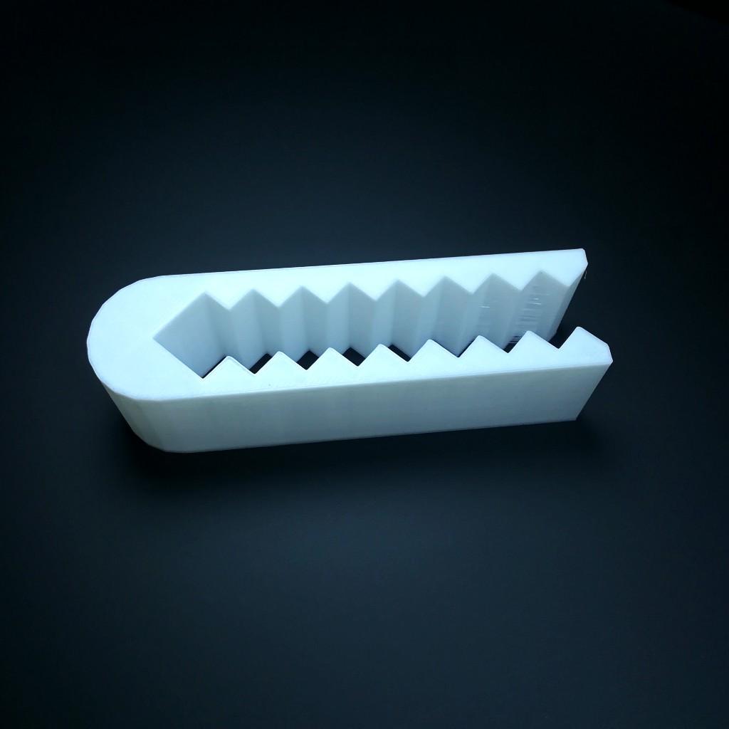 3D Printable Chip Clip by Chris Nesbit