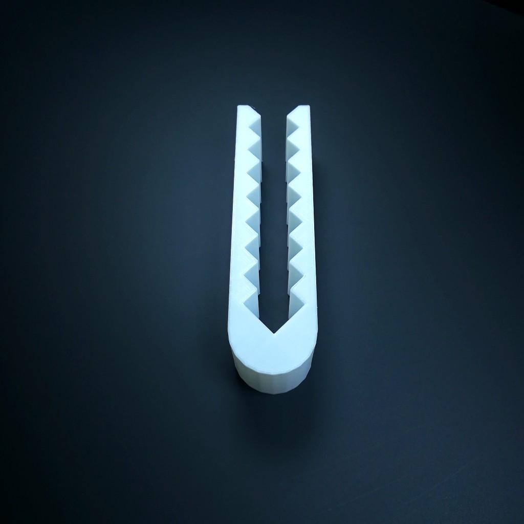 3D Printable Chip Clip by Chris Nesbit