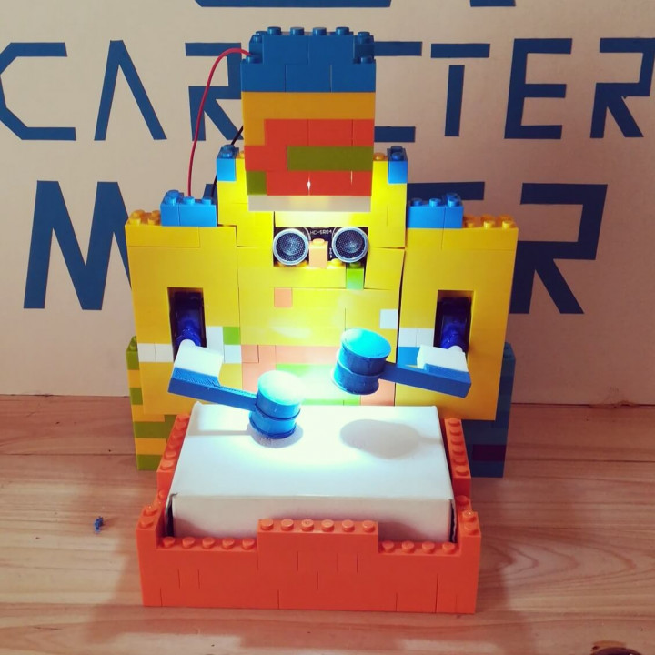 3D Printable Punchy, el robot tamborilero by caractermaker