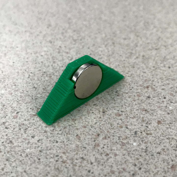 3D Printable Magnetic Adjustable Picture Frame by Robinson Winnie