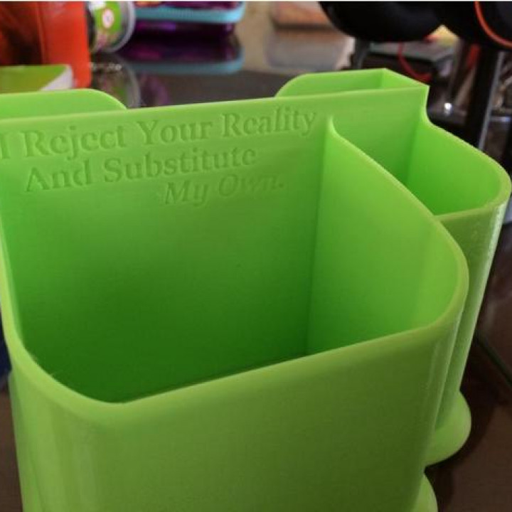 3D Printable Simple Desk Organiser by Ryan Khoo