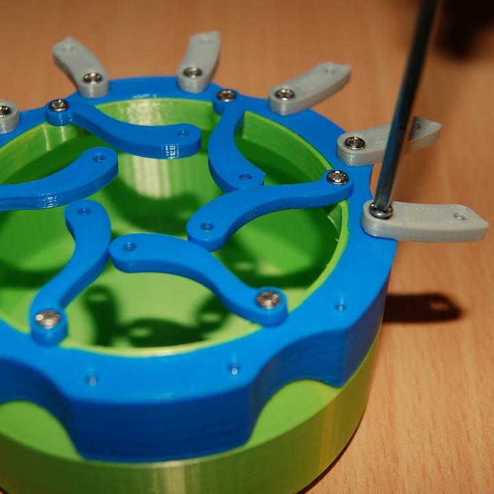 3D Printable 12 Leaf Aperture Iris Box by Brien Allison