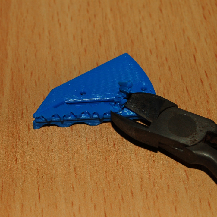 3D Printable 12 Leaf Aperture Iris Box by Brien Allison