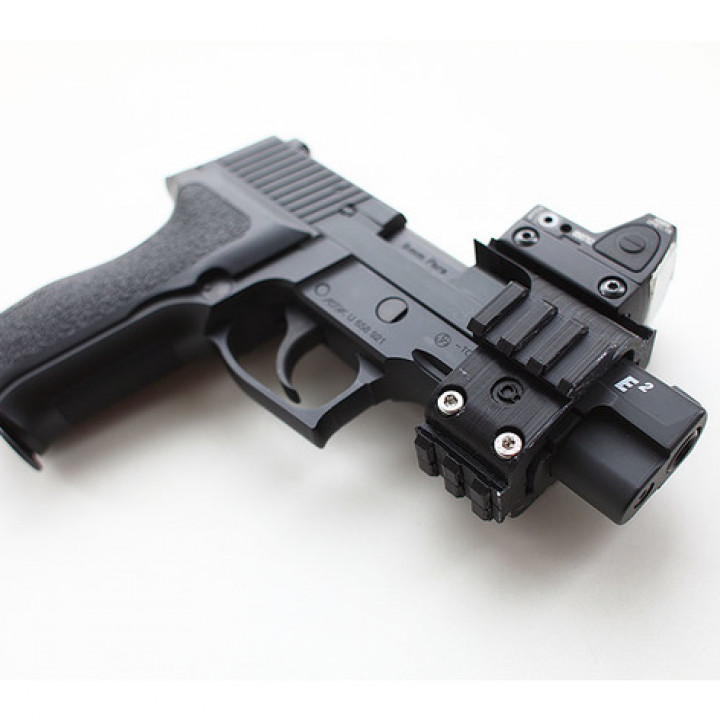 3D Printable hand gun mount simple by Ve Steven