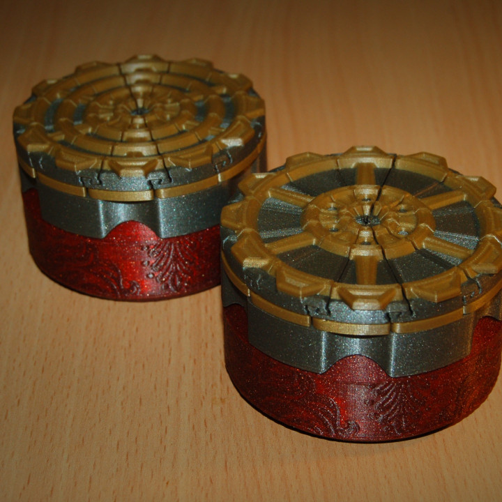 3D Printable Gear Lid - 12 Leaf Aperture Iris Box by Brien Allison