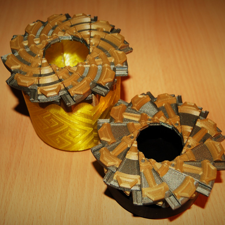 3D Printable Gear Lid - 12 Leaf Aperture Iris Box by Brien Allison