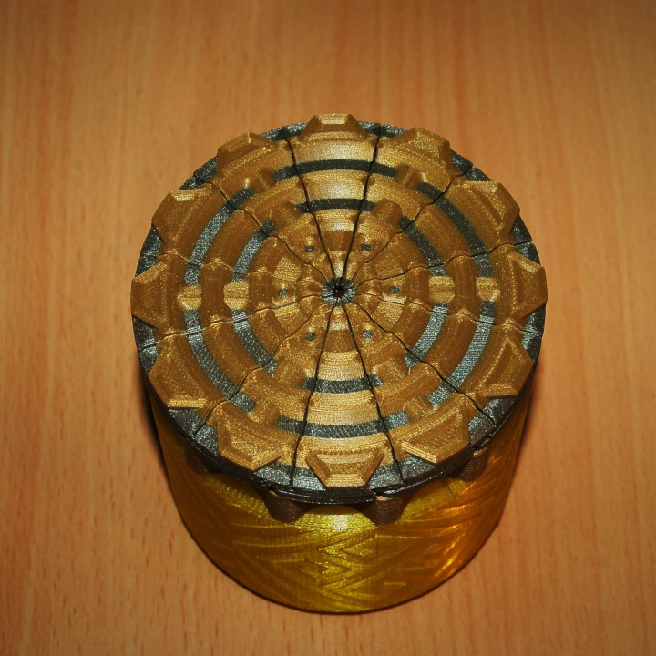 3D Printable Gear Lid - 12 Leaf Aperture Iris Box by Brien Allison