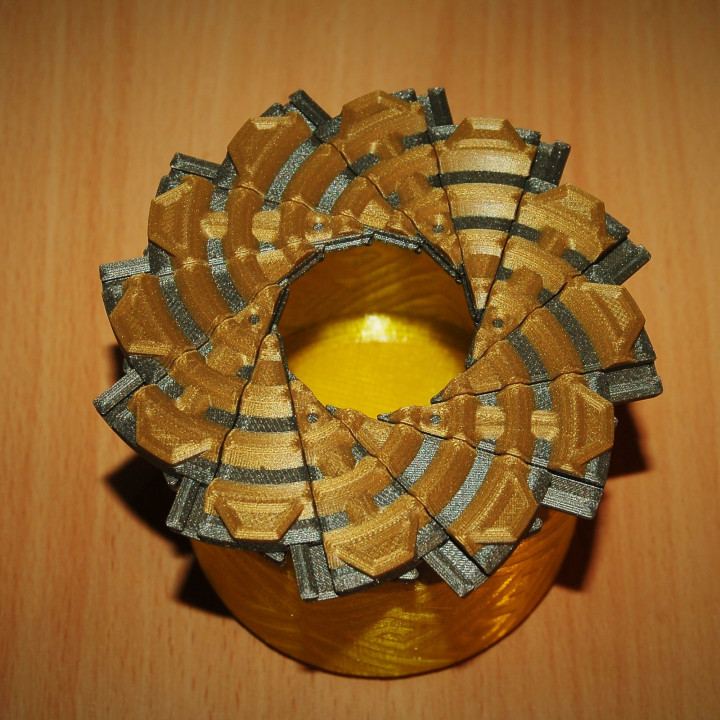 3D Printable Gear Lid - 12 Leaf Aperture Iris Box by Brien Allison