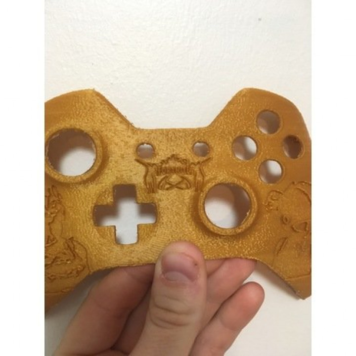 3D Printable Xbox One S Custom Controller Shells by Michael James