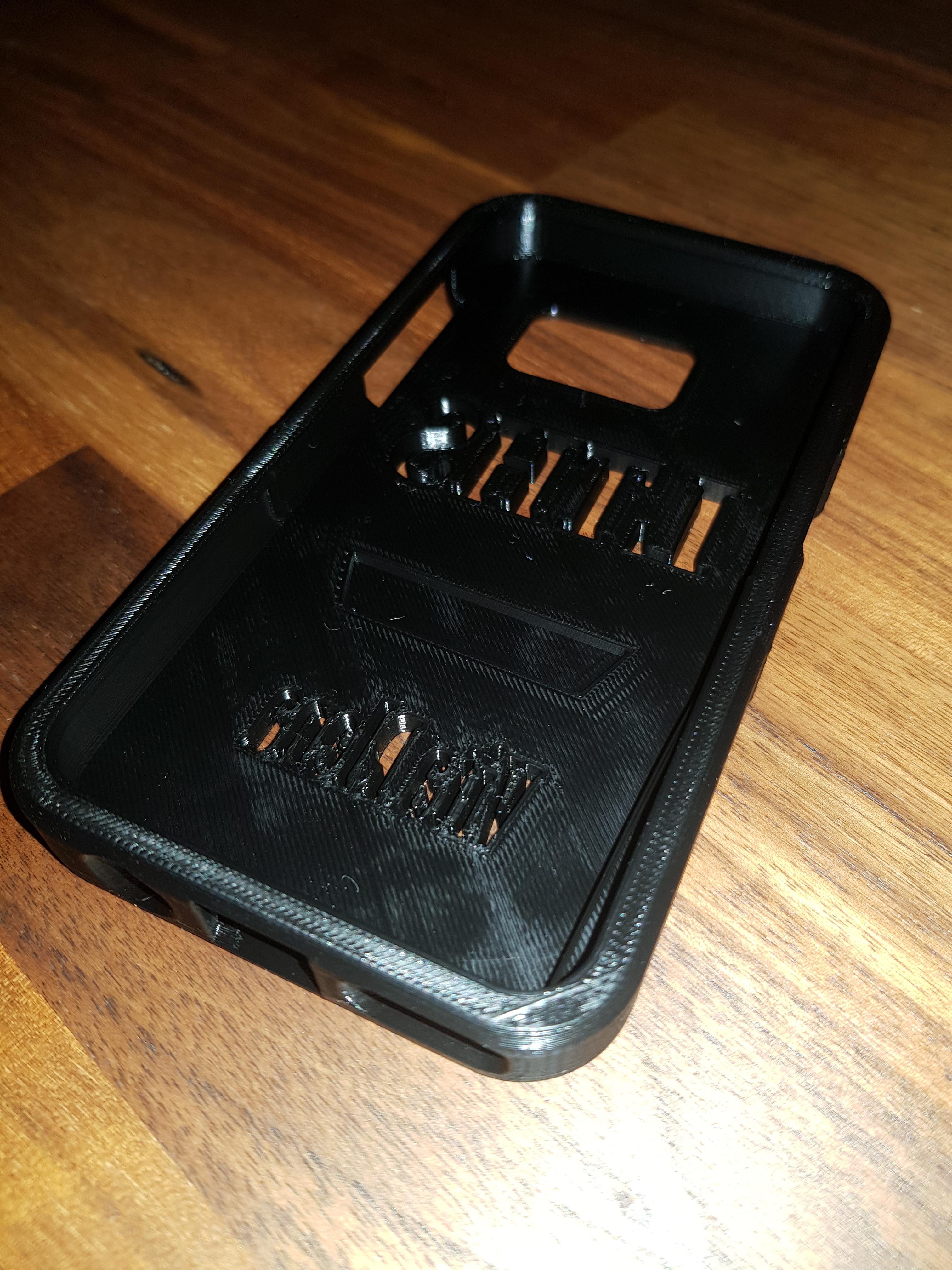 3D Printable Phone Case by Robert Pawlowski