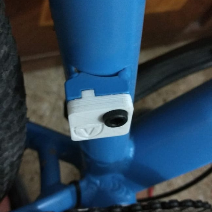 3D Printable Derailleur Mount Cover by printenac