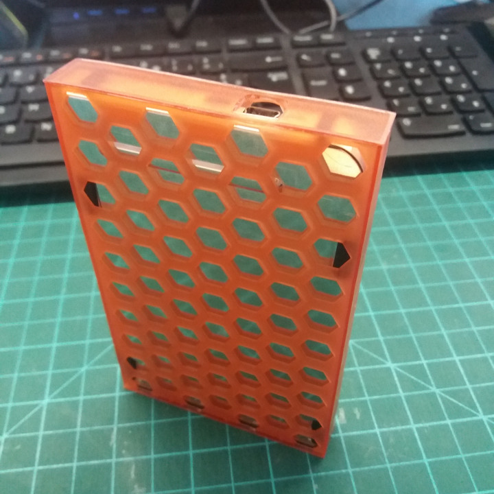 3D Printable hard drive case by eliott juarez