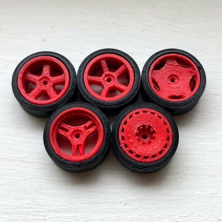 3D Printable 1:64 Wheels 01-05 Revisited (Size Large) by Justin Goodson