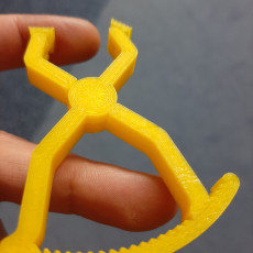 3D Printable Ratchet clamp print-in-place by Luis Carreño