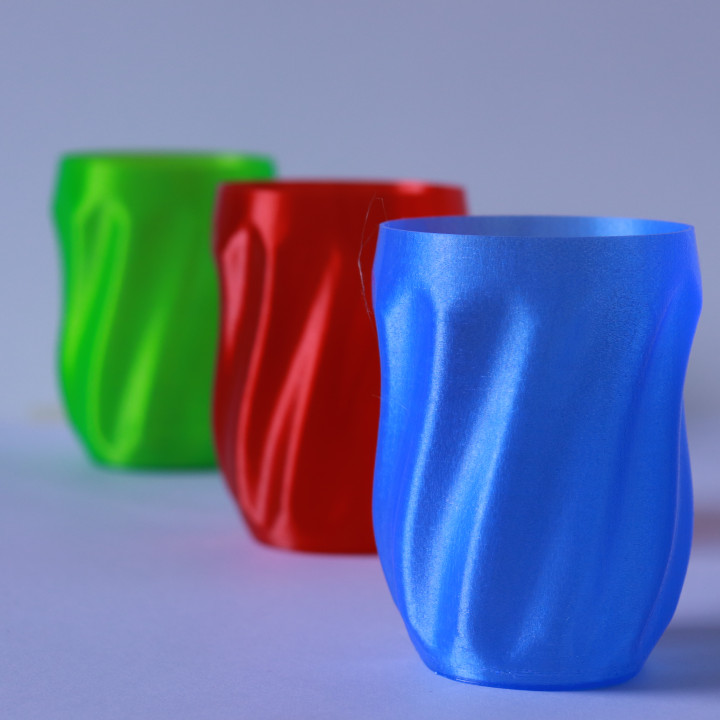 3D Printable PETG CUP for a colored kitchen! by Gianluca Rolle