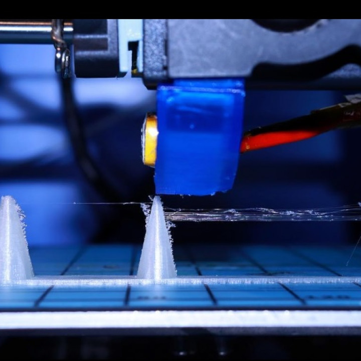 3D Printable String test - Different travel distance by Gianluca Rolle