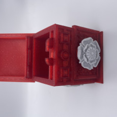 3D Printable The Tudor Rose Box (with secret lock) by Louise Driggers