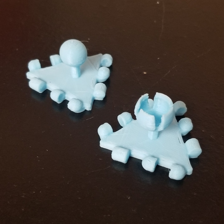 3D Printable Polypanels Triangle Ball and Socket by Keith Lampe