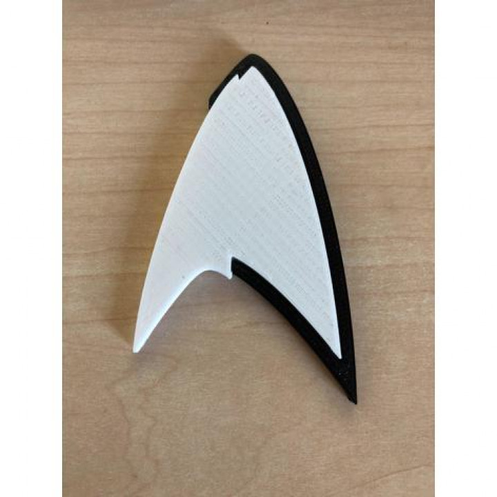 3D Printable Star Trek Discovery badge by Yannick Mauray