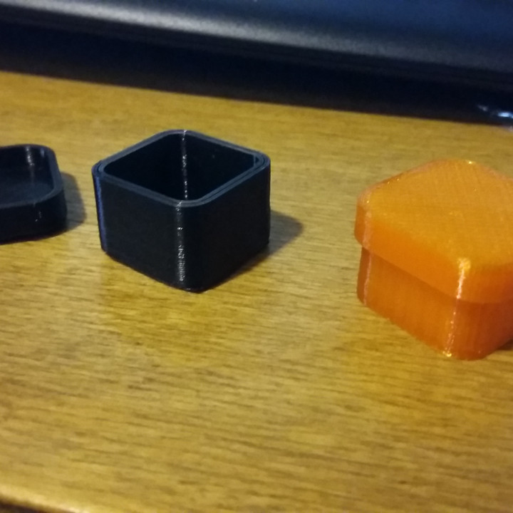 3D Printable small pillbox by antonio carandini