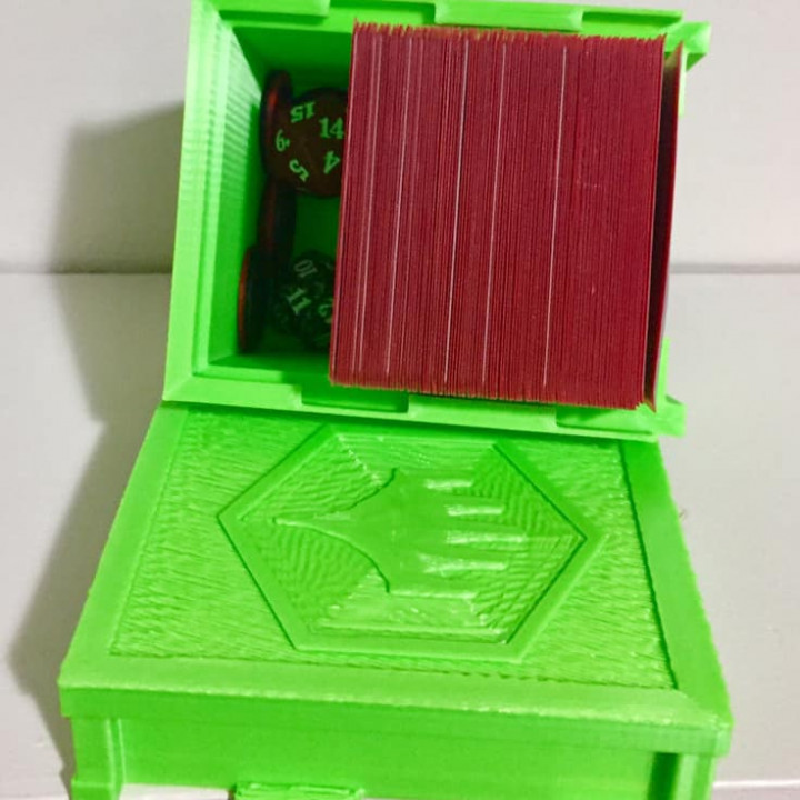 3D Printable magic the gathering commander box by Nicholas migliori