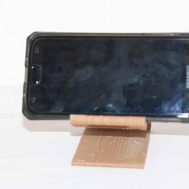 3D Printable Celtic phone Stand trinity by B Murphy