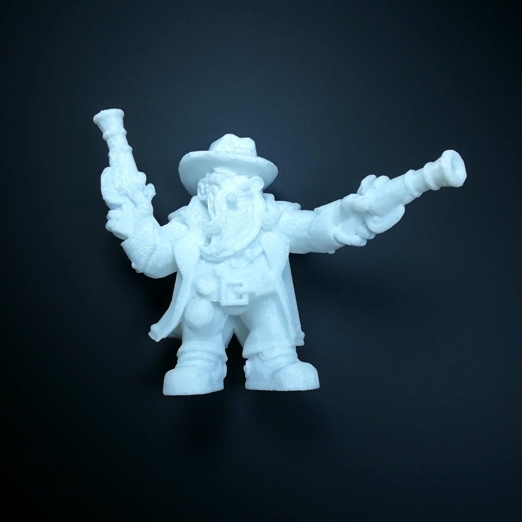 3D Printable Gunslinger dwarf by Stanislav Kuznetsov