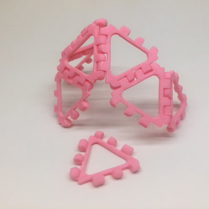3D Printable triangle frame by Ethan Bender