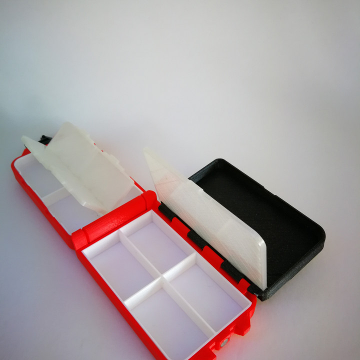 3D Printable UNIVERSAL BOX /MEDIKIT by Kevin Thomas