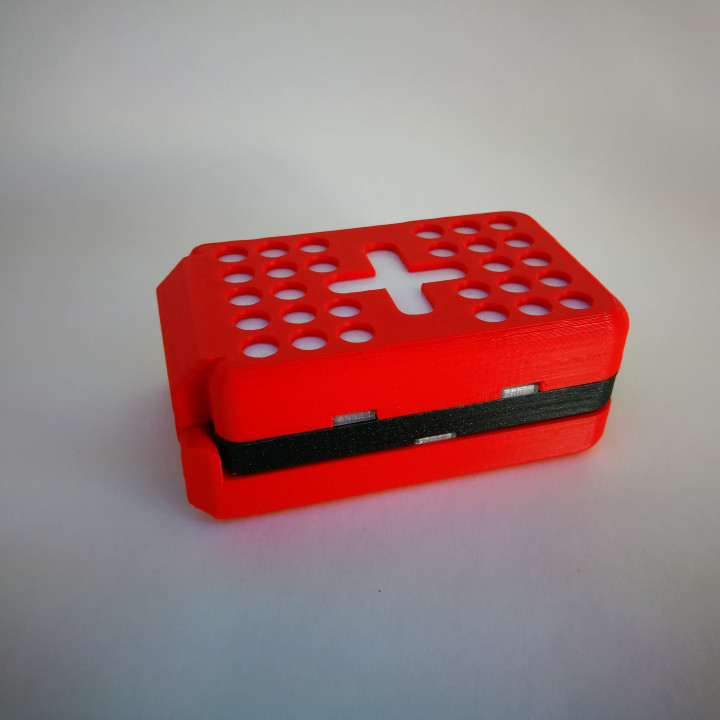3D Printable UNIVERSAL BOX /MEDIKIT by Kevin Thomas
