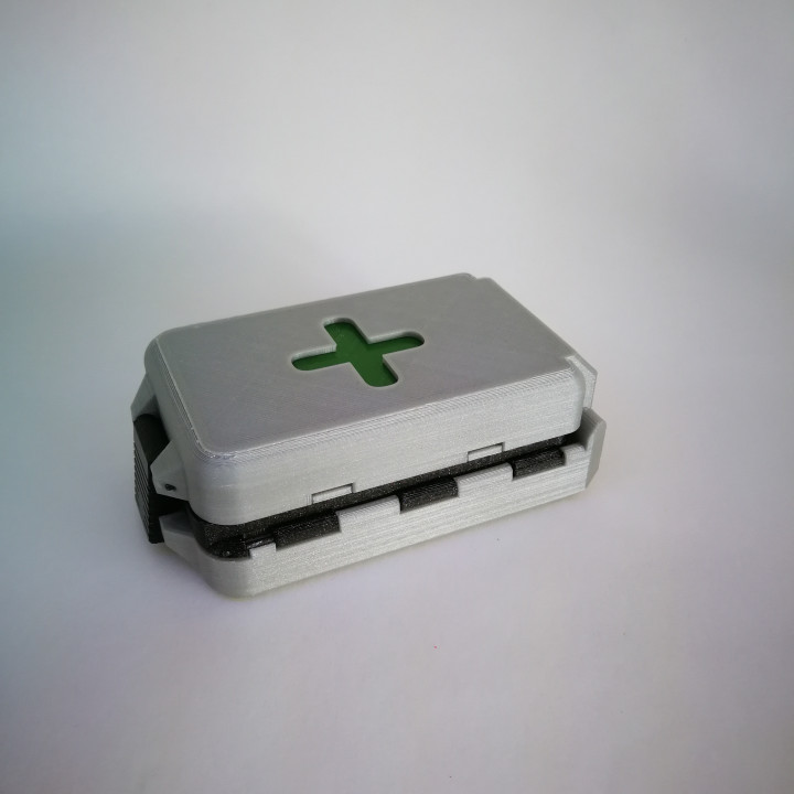 3D Printable UNIVERSAL BOX /MEDIKIT by Kevin Thomas