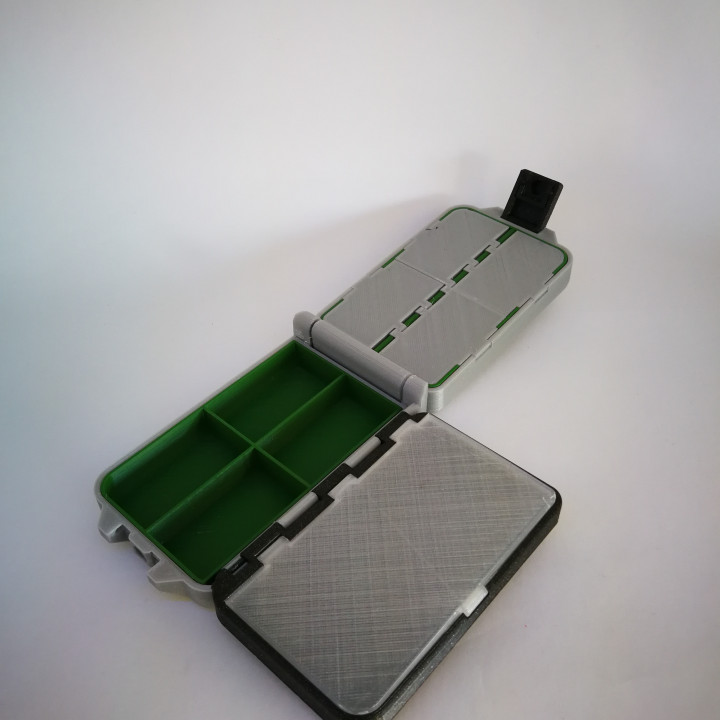 3D Printable UNIVERSAL BOX /MEDIKIT by Kevin Thomas