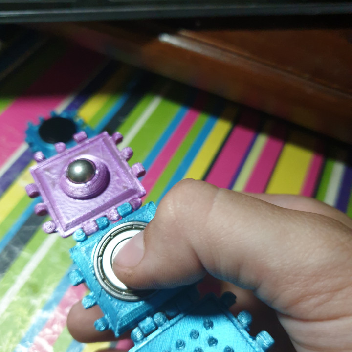 3D Printable Polypanel customizable phone case by Renee Taylor