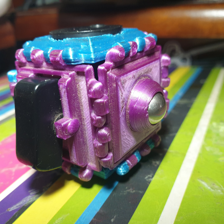 3D Printable Polypanel customizable phone case by Renee Taylor