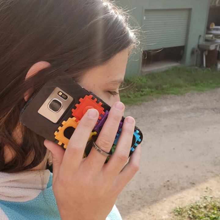 3D Printable Polypanel customizable phone case by Renee Taylor