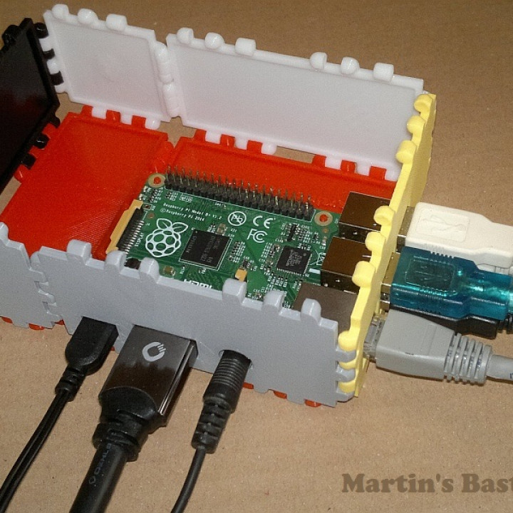 3D Printable PolyPanel Raspberry Pi case by Martin Schmidt