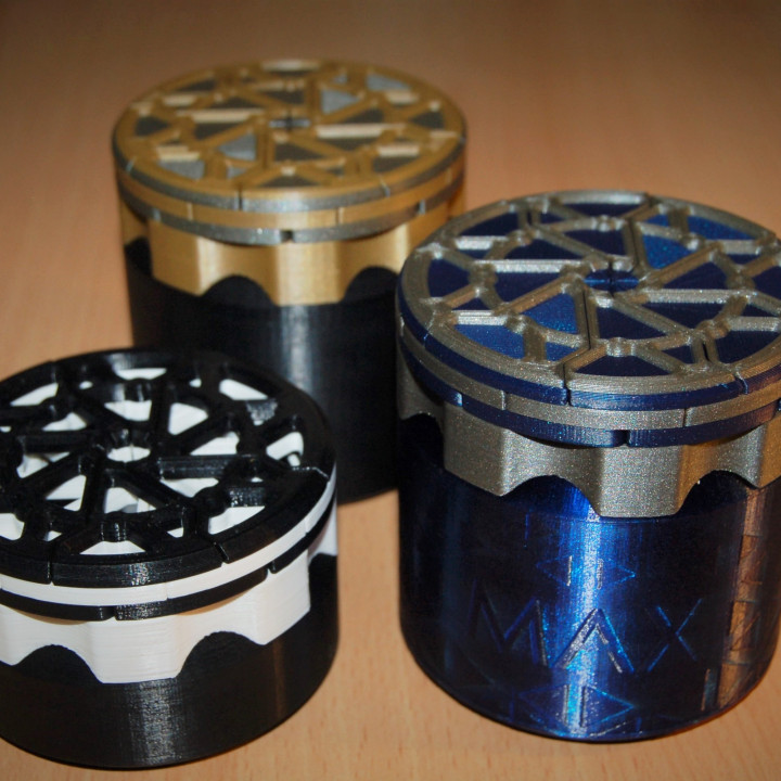 3D Printable Octo-Iris Box by Brien Allison