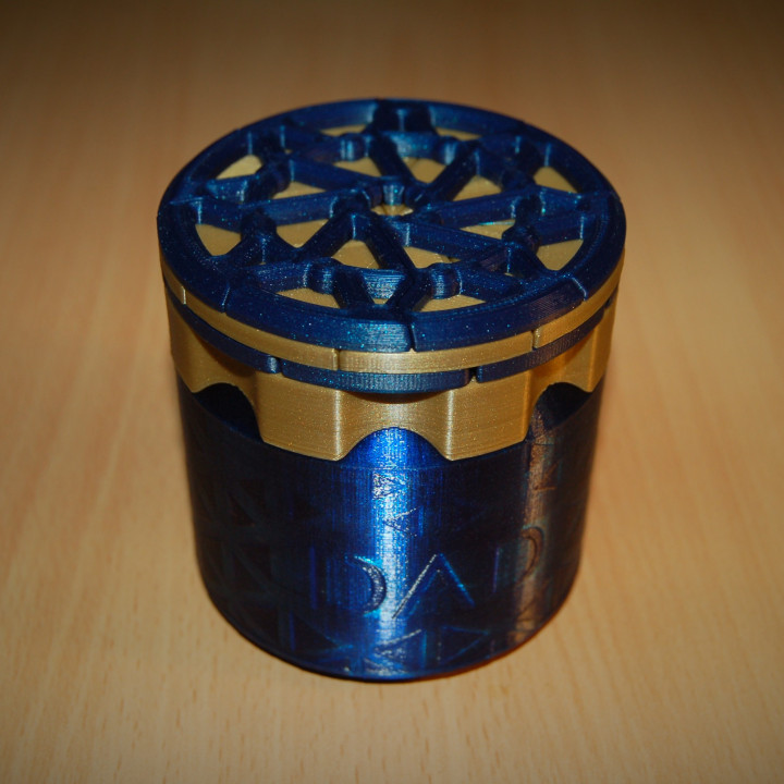 3D Printable Octo-Iris Box by Brien Allison