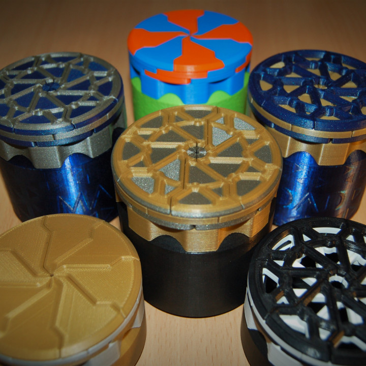 3D Printable Octo-Iris Box by Brien Allison